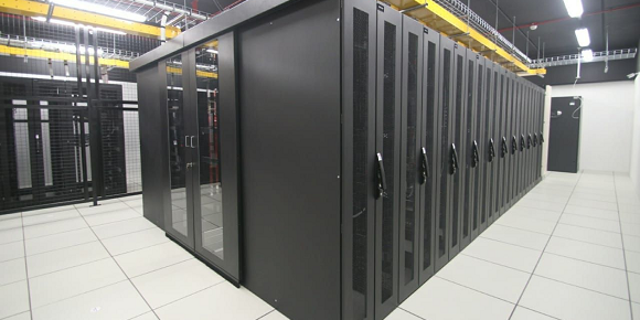 Estándares de seguridad para racks de colocation